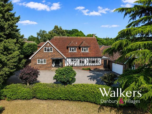 6 bedroom detached house for sale