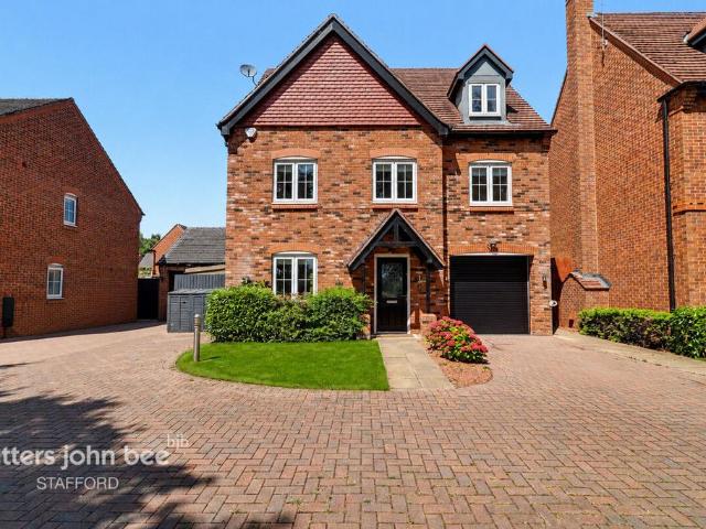 6 bedroom detached house for sale
