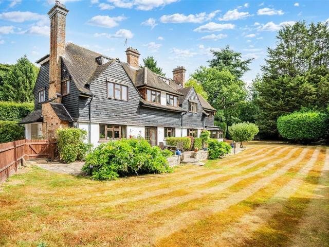 6 bedroom detached house for sale