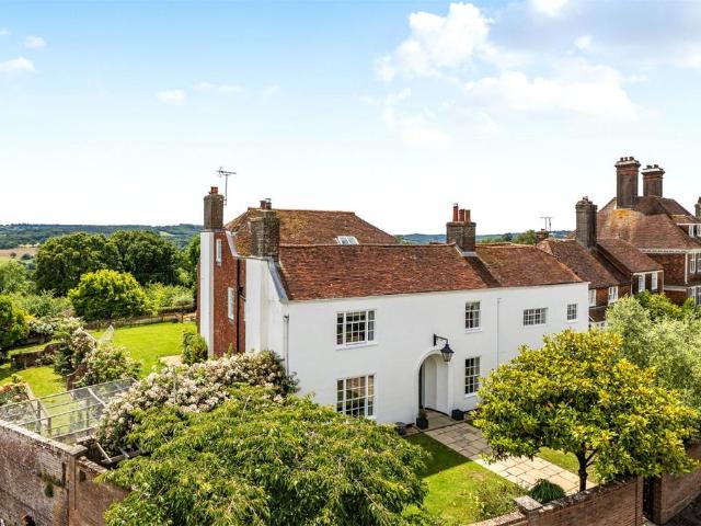 6 bedroom detached house for sale