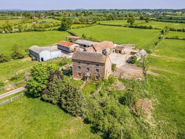 6 bedroom detached house for sale