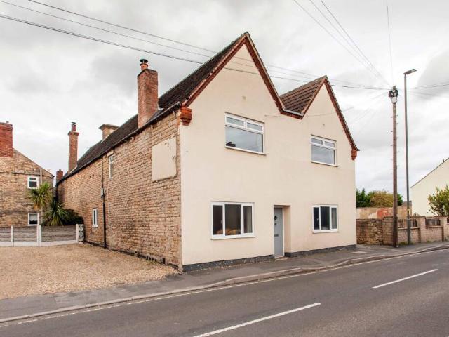 6 bedroom detached house for sale