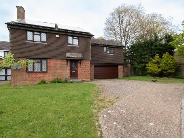 6 bedroom detached house for sale