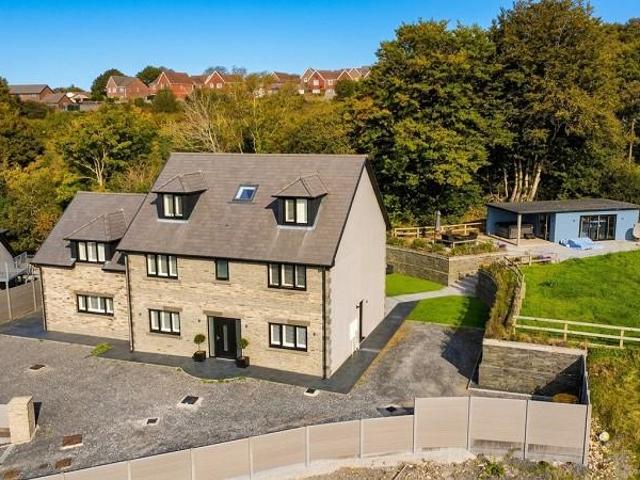 6 bedroom detached house for sale