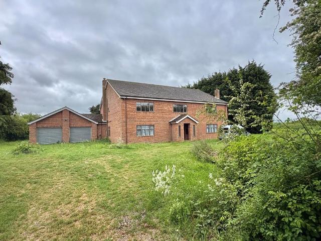 6 bedroom detached house for sale