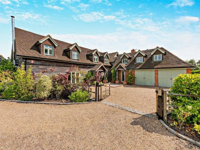 6 bedroom detached house for sale