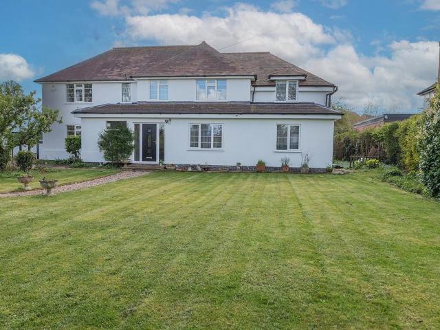 6 bedroom detached house for sale