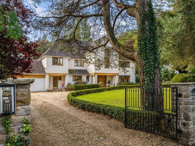 6 bedroom detached house for sale