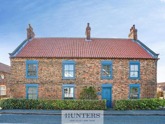 6 bedroom detached house for sale