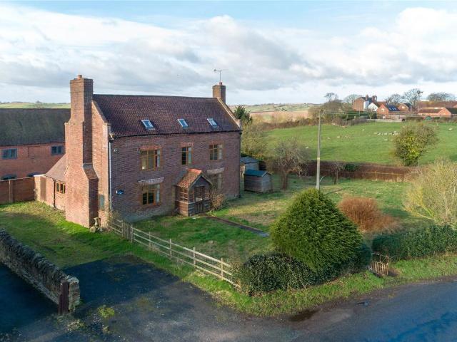 6 bedroom detached house for sale