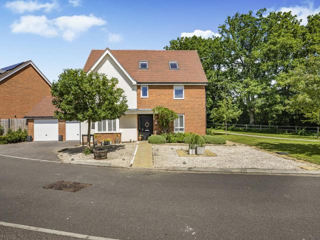 6 bedroom detached house for sale