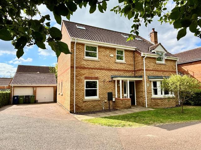 6 bedroom detached house for sale