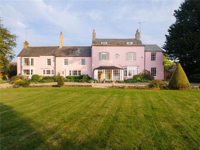 6 bedroom detached house for sale