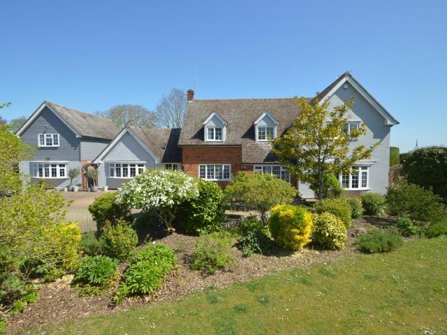 6 bedroom detached house for sale
