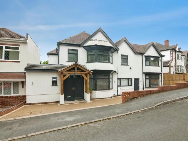 6 bedroom detached house for sale
