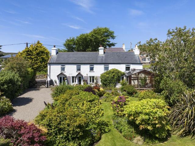 6 bedroom detached house for sale