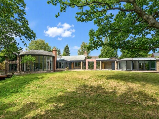 6 bedroom detached house for sale