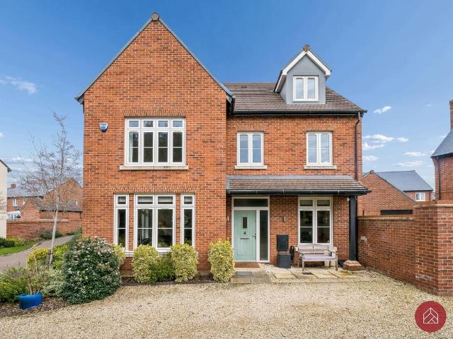 6 bedroom detached house for sale