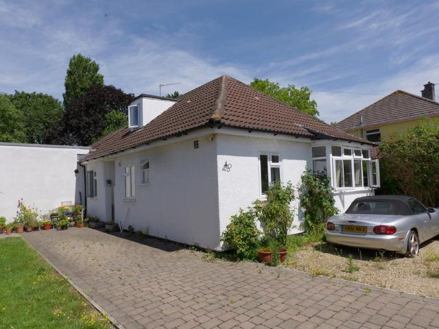 6 bedroom detached house for sale