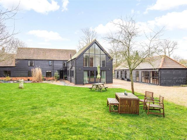 6 bedroom detached house for sale