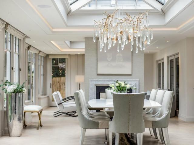 6 bedroom detached house for sale