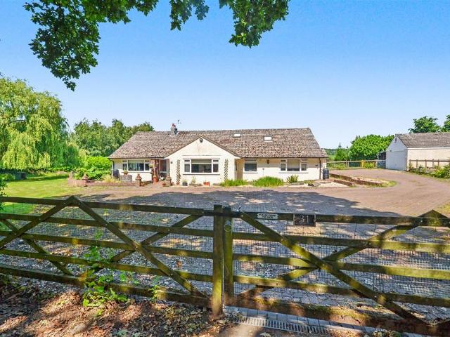 6 bedroom detached house for sale