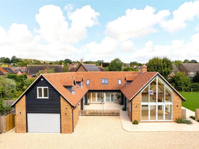 6 bedroom detached house for sale