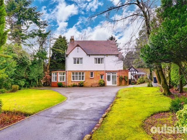 6 bedroom detached house for sale