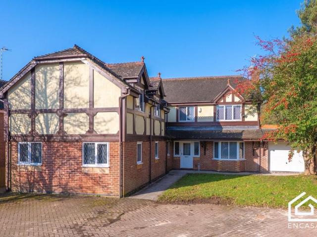 6 bedroom detached house for sale