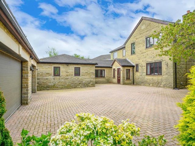 6 bedroom detached house for sale