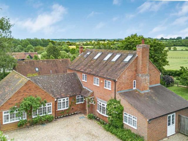 6 bedroom detached house for sale