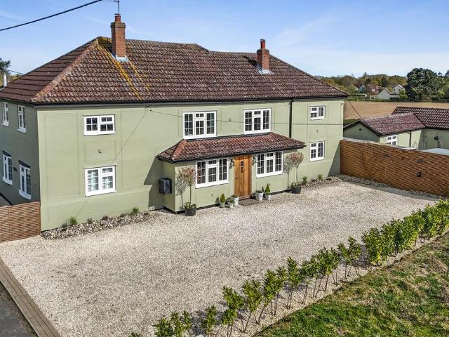 6 bedroom detached house for sale