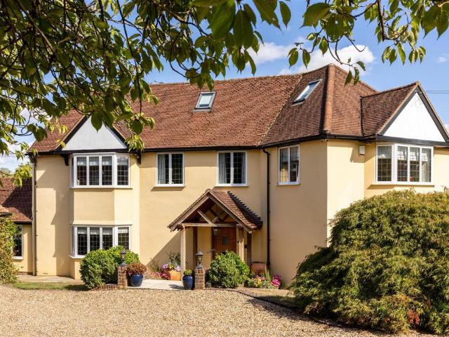 6 bedroom detached house for sale