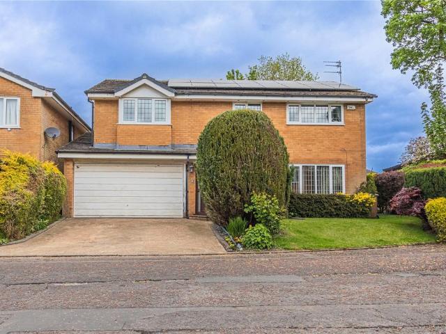 6 bedroom detached house for sale