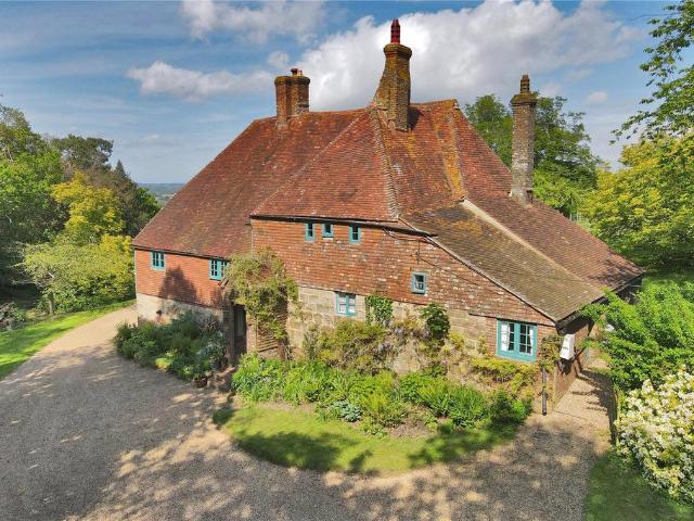 6 bedroom detached house for sale