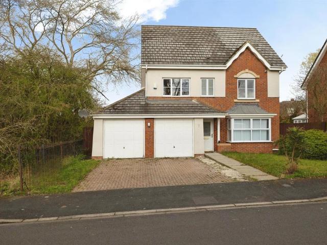 6 bedroom detached house for sale