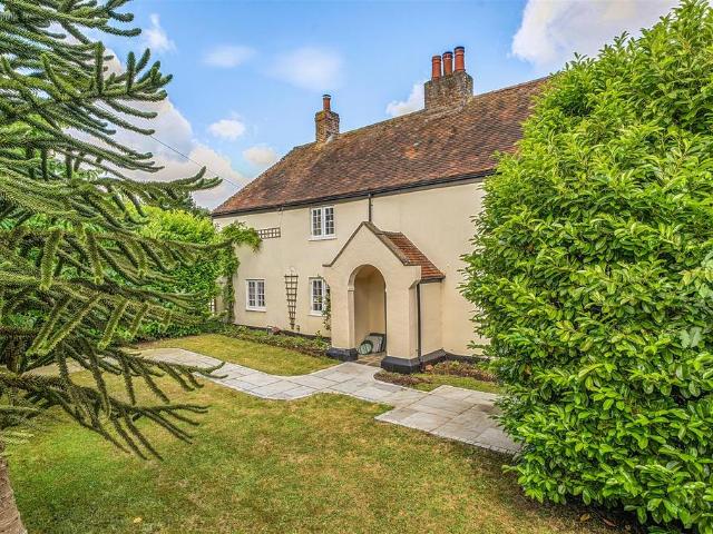 6 bedroom detached house for sale