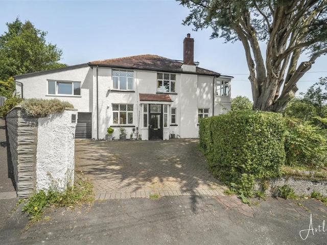 6 bedroom detached house for sale