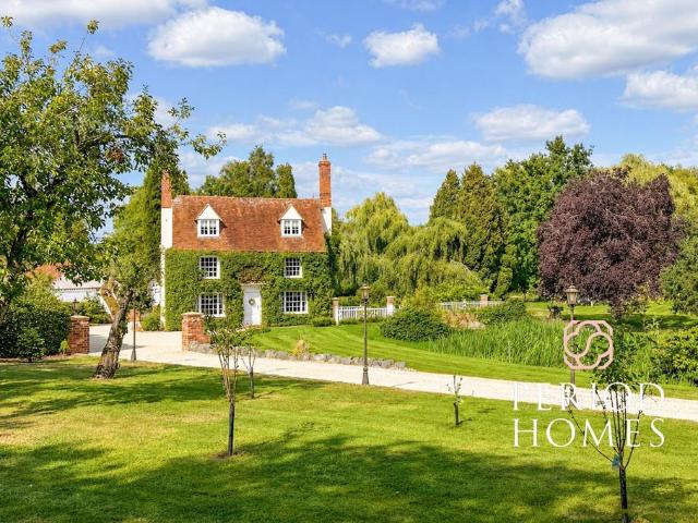 6 bedroom detached house for sale