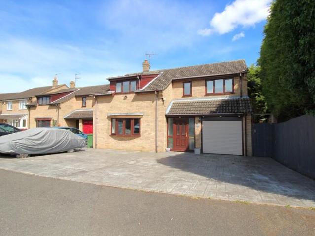 6 bedroom detached house for sale