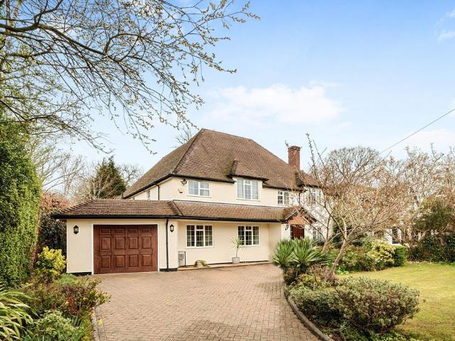 6 bedroom detached house for sale