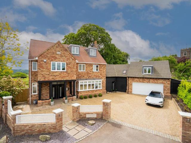 6 bedroom detached house for sale