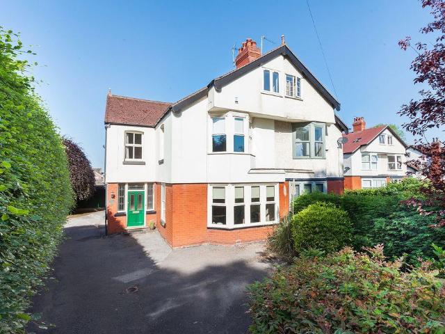 6 bedroom detached house for sale