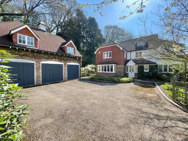 6 bedroom detached house for sale