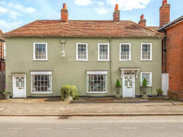 6 bedroom detached house for sale