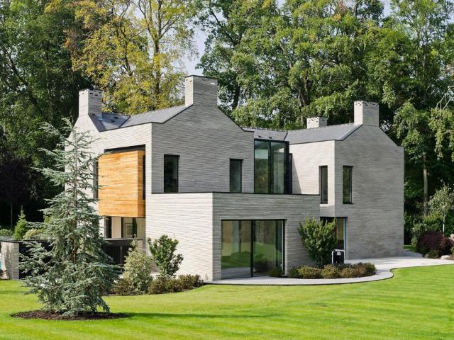 6 bedroom detached house for sale