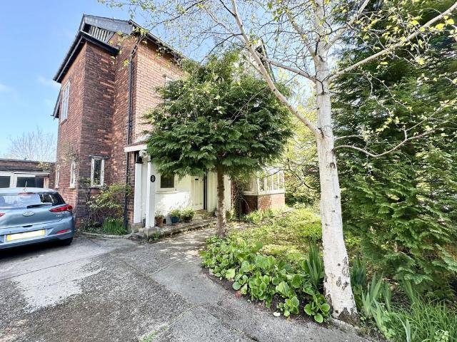 6 bedroom detached house for sale