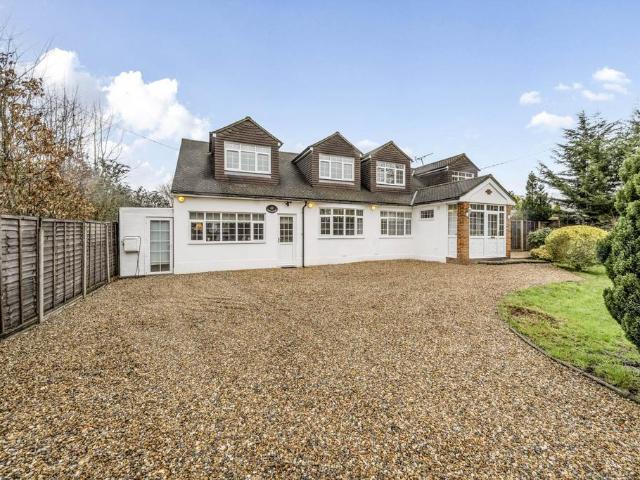 6 bedroom detached house for sale