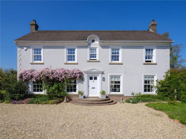 6 bedroom detached house for sale