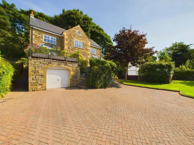 6 bedroom detached house for sale
